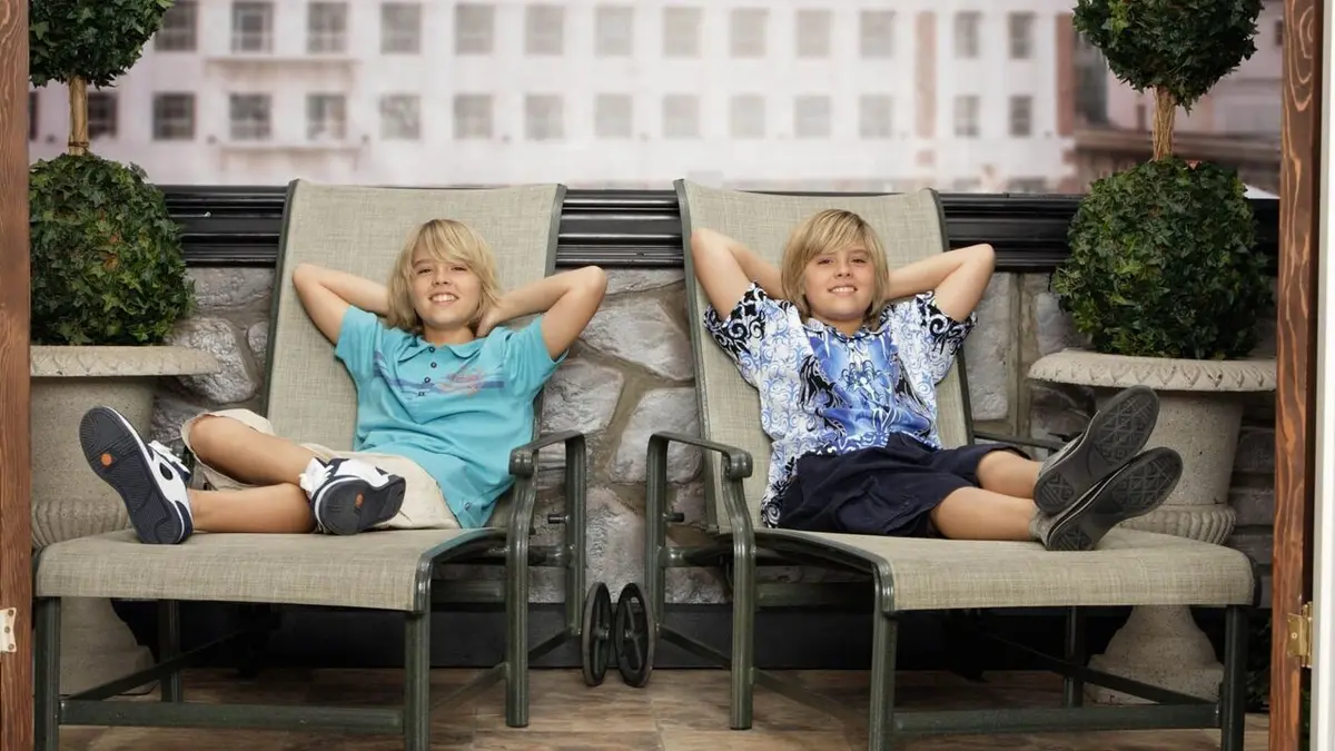 La vie de palace de Zack et Cody S03E13 L'équipe du Tipton (Série) où ...