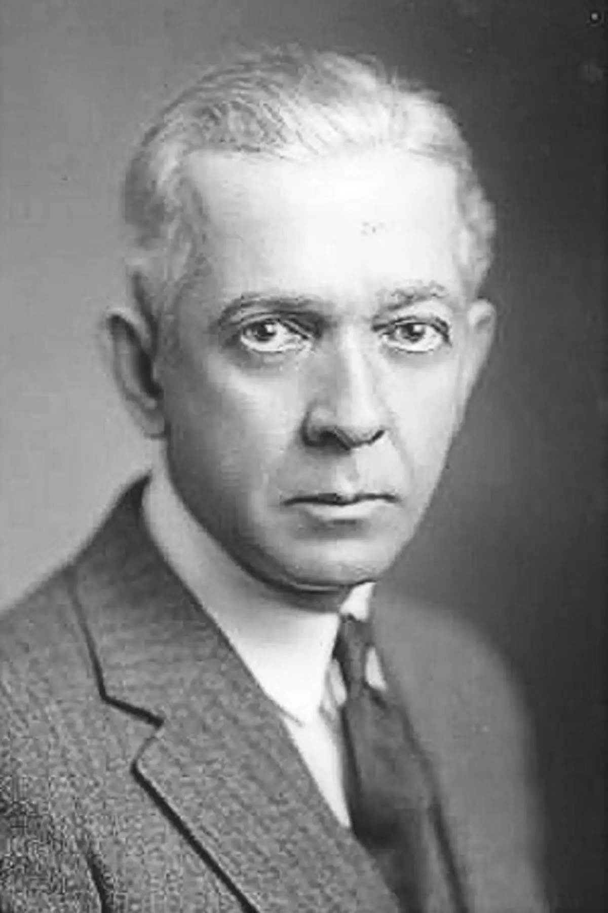 John Elliott biographie, news, photos, vidéos et avis