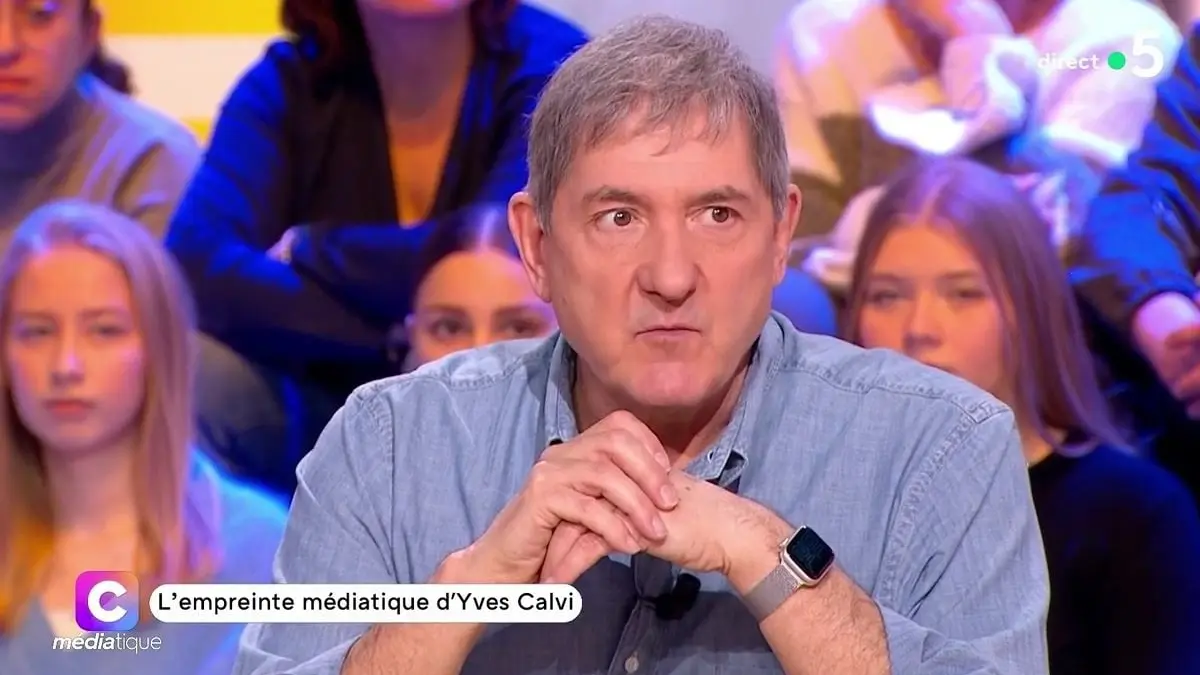 Yves Calvi vante les talents de Cyril Hanouna