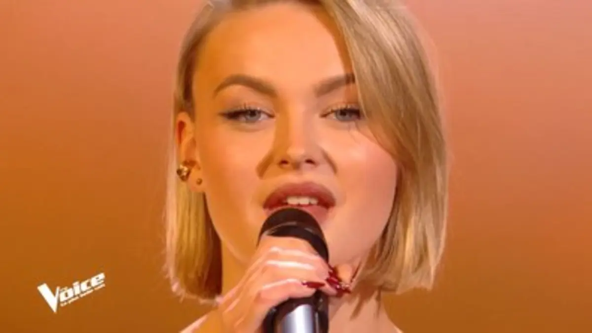 The Voice replay du 01/02/2025 : The Voice 2025 - Charline chante "Une ...