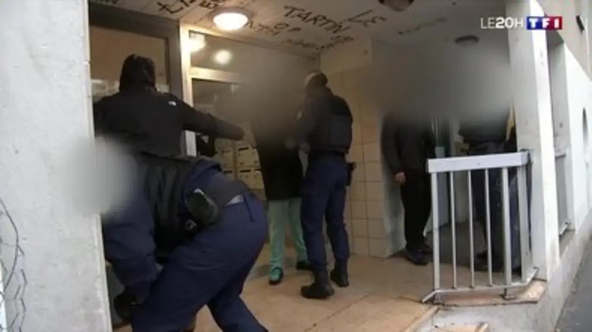 Replay Journal de TF1 du 27/11/2023 : Déploiement de CRS : la solution ... Replay Journal de TF1 du 27/11/2023 : Déploiement de CRS : la solution ...